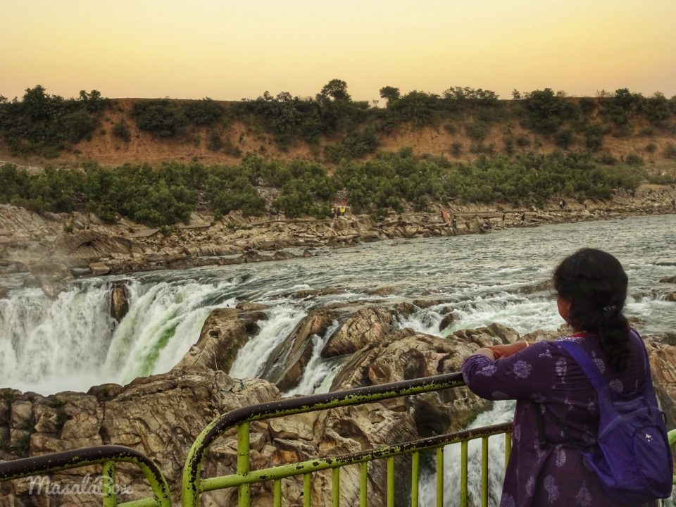 Marble Rocks of Jabalpur - A Wonder at Narmada | Dhuandhar Falls