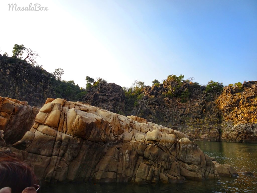Marble Rocks of Jabalpur - A Wonder at Narmada | Dhuandhar Falls