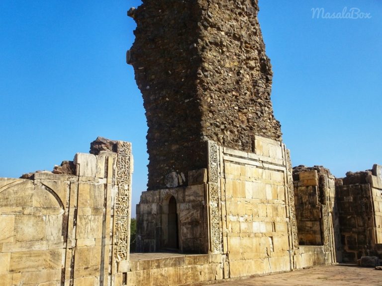 Mandu - Travel Guide to The City of Joy and Pleasure