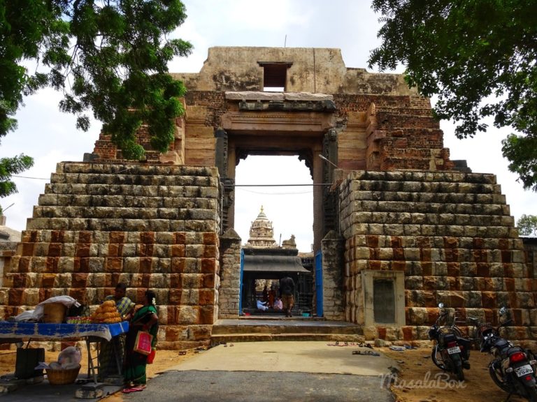 Tadipatri Temples - An Artistic Poetry In Black Stone