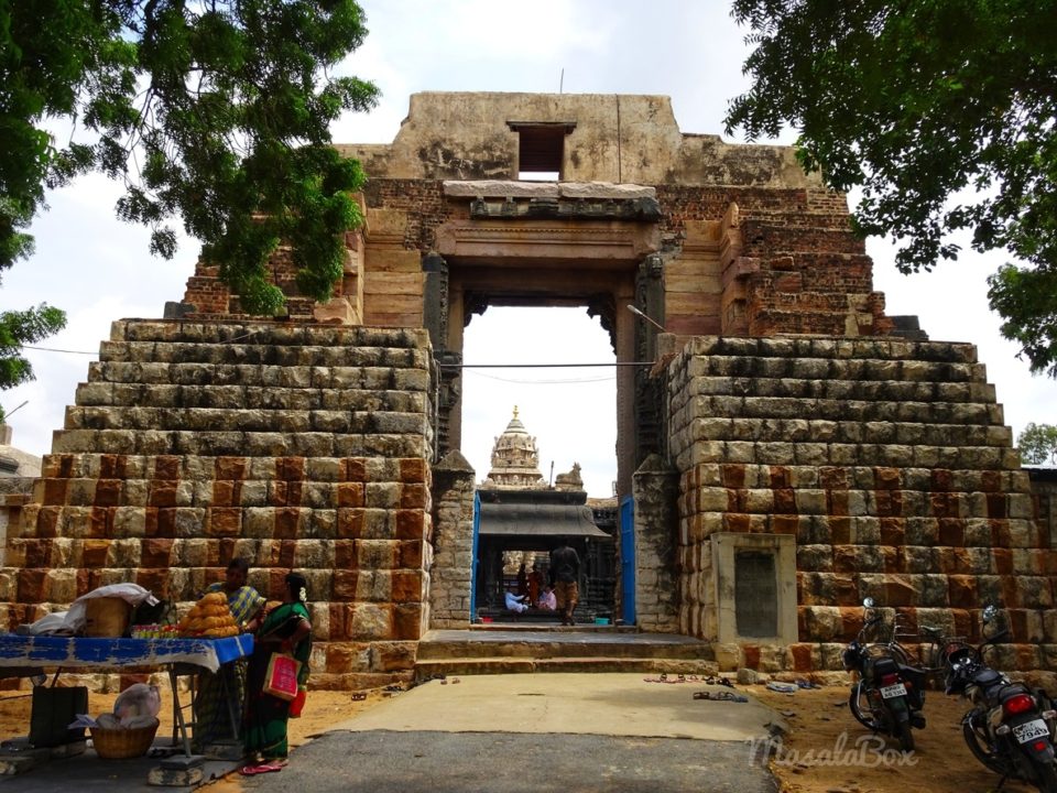 Tadipatri Temples - An Artistic Poetry In Black Stone